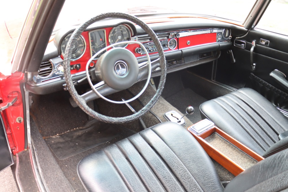 1965 Mercedes 230sl Interior